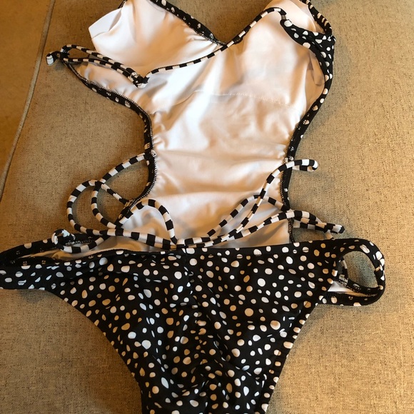 VENUS | Swim | Venus Monokini Never Worn Black And White | Poshmark